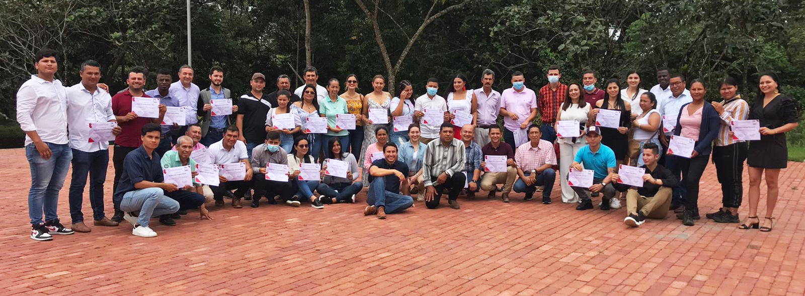 Colombia's Extension Agents Graduate with a Degree in Change – Rare